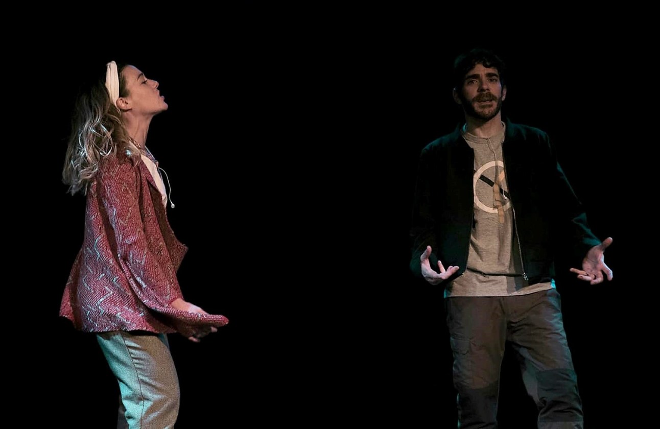 ‘AIRE SIEMPRE DE VIAJE’: JUAN CABALLERO Y VIOLETA ORGAZ NOS CONQUISTAN EN UNA HISTORIA DE AMOR ...